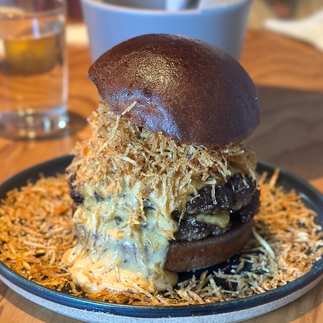 Gui's Burger by Humans of Wagyu （ギーズバーガー） - 芦屋（阪神）/ハンバーガー | 食べログ