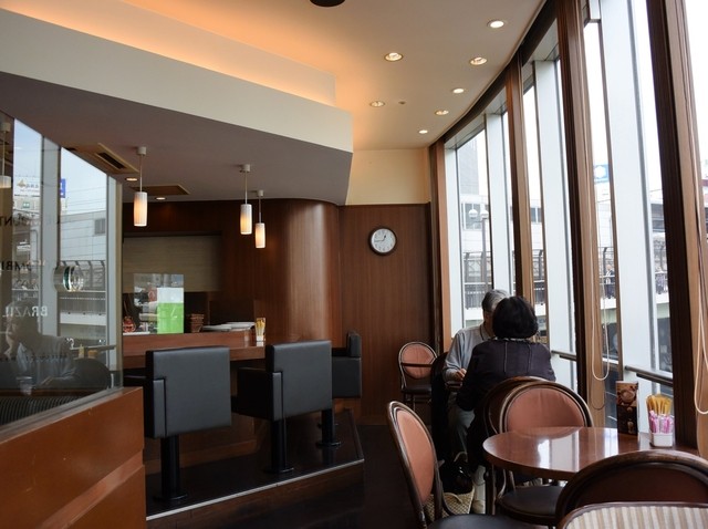 内観写真 : UCCカフェプラザ 神戸交通センタービル店 （ユーシーシーカフェプラザ） - 神戸三宮（阪急）/カフェ | 食べログ