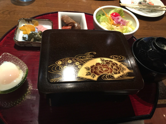 近江牛毛利志満 長浜黒壁店 （おうみうしもりしま） - 長浜/牛料理 | 食べログ