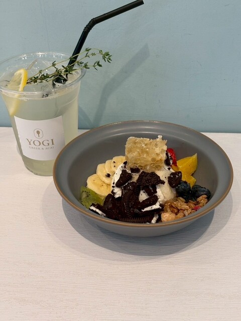 YOGI GREEKYOGURT& ACAI 代官山店 （ヨギ グリークヨーグルトアンドアサイ-） - 代官山/スイーツ | 食べログ