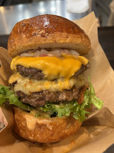 BOMBER BURGER （ボンバー バーガー） - 広瀬通/ハンバーガー | 食べログ