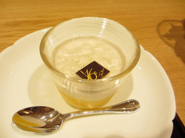 ななつ星in九州」のデザートとして出会って。』by 姫ねこ : フランス菓子16区 （フランスガシ ジュウロック） - 薬院大通/ケーキ [食べログ]