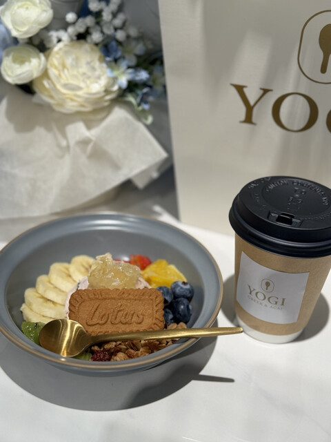 YOGI GREEKYOGURT& ACAI 代官山店 （ヨギ グリークヨーグルトアンドアサイ-） - 代官山/スイーツ | 食べログ