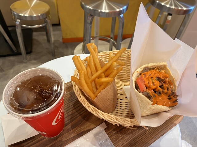 SHIBUYA KEBAB 渋谷駅前店 （シブヤ ケバブ） - 渋谷/ケバブ | 食べログ