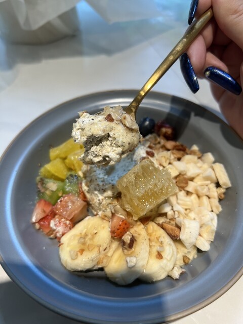 YOGI GREEKYOGURT& ACAI 代官山店 （ヨギ グリークヨーグルトアンドアサイ-） - 代官山/スイーツ | 食べログ