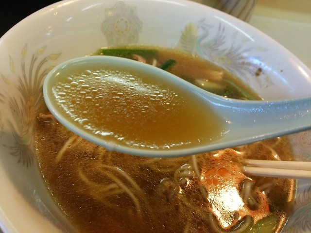 料理写真 : 餃子飯店 （地鶏ラーメン,鶏ネギラーメン） - 大分/ラーメン [食べログ]