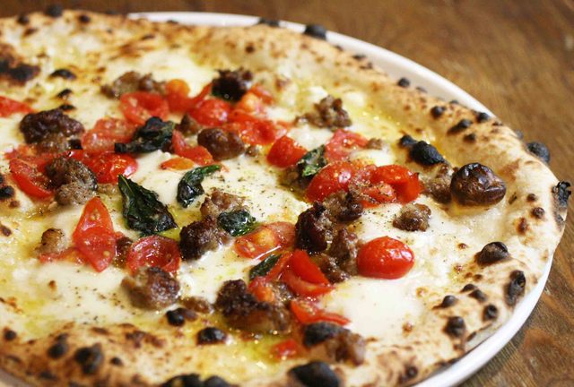 料理写真 : 大衆イタリア食堂 アレグロ 天満店 - 扇町/ピザ | 食べログ