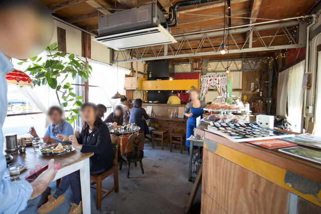 内観写真 : スパイス・ツリー （spice tree） - 逗子/カレー | 食べログ