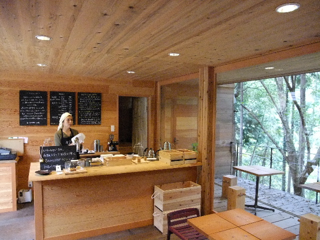 内観写真 : キトクラスカフェ （KITOKURAS cafe） - 栗熊/カフェ | 食べログ