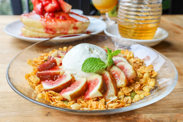 YOLO cafe & bar 渋谷宮益坂店のご予約 - 渋谷/ダイニングバー | 食べログ