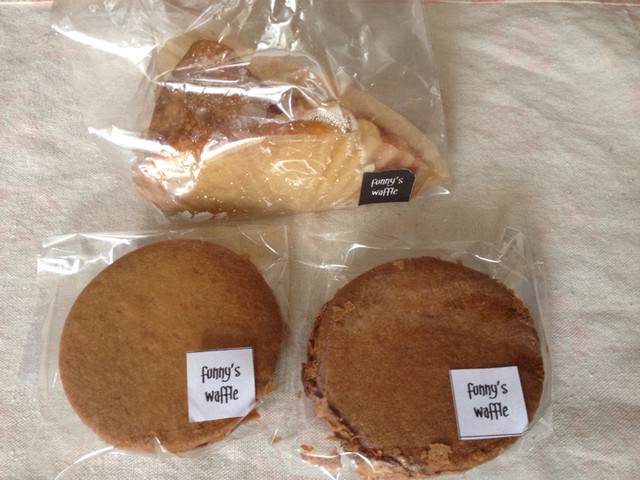 写真 : ファニーズワッフル （Funnys Waffle） - 市役所前/カフェ [食べログ]