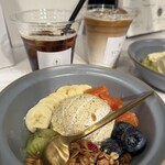 YOGI GREEKYOGURT& ACAI 代官山店 （ヨギ グリークヨーグルトアンドアサイ-） - 代官山/スイーツ | 食べログ