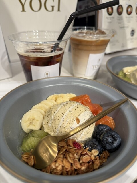 YOGI GREEKYOGURT& ACAI 代官山店 （ヨギ グリークヨーグルトアンドアサイ-） - 代官山/スイーツ | 食べログ