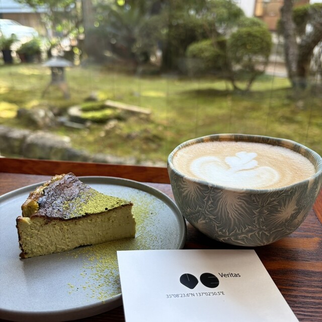 『お寺の隣に佇む新スタイルカフェ！』by Portafortuna2461 : Veritas coffee - 日進/カフェ [食べログ]