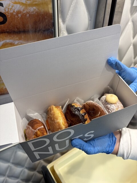 STANDARD DONUTS 阪急大阪梅田駅店 - 大阪梅田（阪急）/ドーナツ | 食べログ