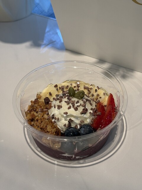 YOGI GREEKYOGURT& ACAI 代官山店 （ヨギ グリークヨーグルトアンドアサイ-） - 代官山/スイーツ | 食べログ