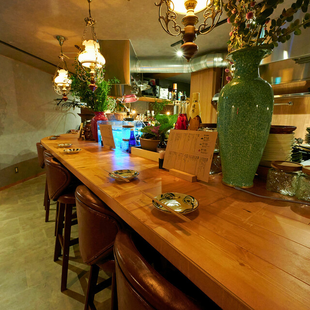 内観写真 : 大阪ごはん MON. - 東梅田/居酒屋 | 食べログ