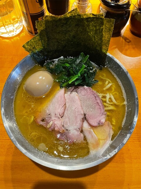 『鶴一家neo - 理想のオレンジ』by 理想のオレンジ. : 鶴一家neo - 横浜/ラーメン [食べログ]