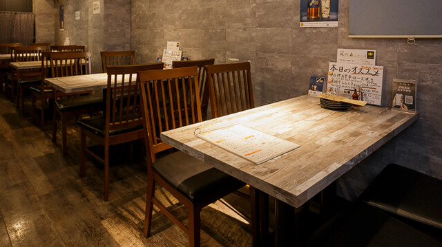 座席 : 炭焼き 時みち （【旧店名】炭火焼鳥 時みち） - 難波（南海）/焼き鳥 | 食べログ