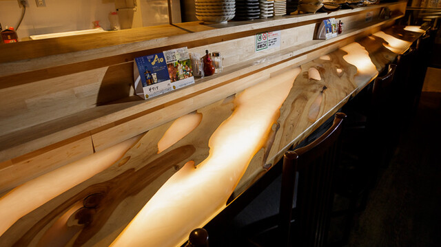 座席 : 炭焼き 時みち （【旧店名】炭火焼鳥 時みち） - 難波（南海）/焼き鳥 | 食べログ