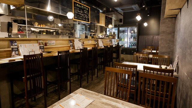 座席 : 炭焼き 時みち （【旧店名】炭火焼鳥 時みち） - 難波（南海）/焼き鳥 | 食べログ