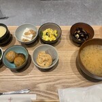 『おばんざいビュッフェの焼き鳥屋さんランチ』by blancadevoe : 焼鳥IPPON⁺ Tokyo - 宝町/居酒屋 [食べログ]