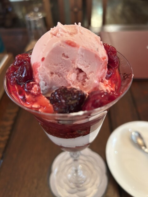 『おしゃれパフェ実食』by 青い恋人 : カフェレストラン Bar EARTH - 新富士/レストラン [食べログ]