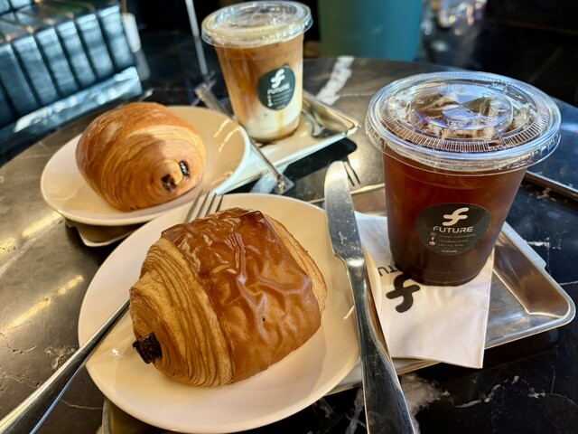 Future Cafe & Restaurant - ラチャダー地区/カフェ | 食べログ