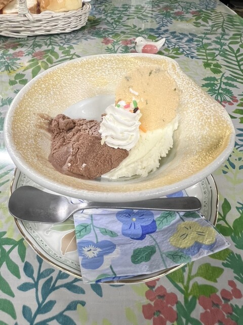 Mori no Naka no Chiisana Restaurant Maki no Ie - Muroguchiono/French ...