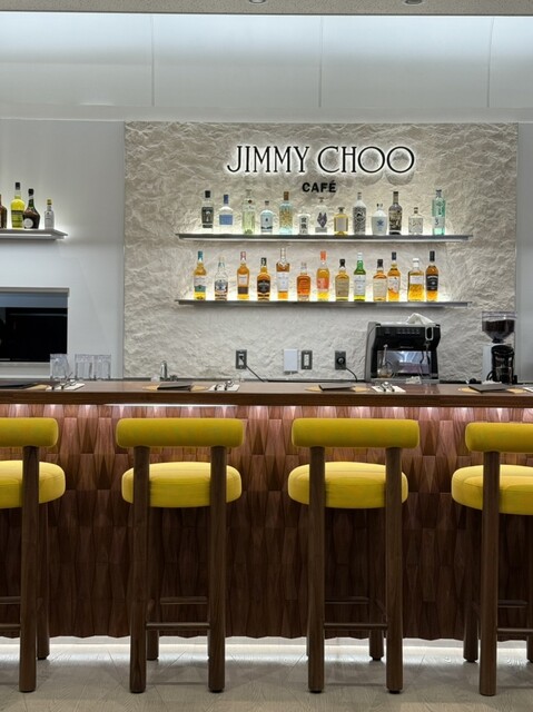 『JIMMY CHOOの世界観を表現した関西初のカフェ』by Keisuke-N : JIMMY CHOO Café - 梅田/カフェ [食べログ]