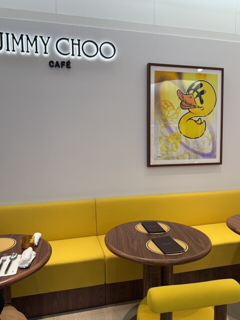 『JIMMY CHOOの世界観を表現した関西初のカフェ』by Keisuke-N : JIMMY CHOO Café - 梅田/カフェ [食べログ]