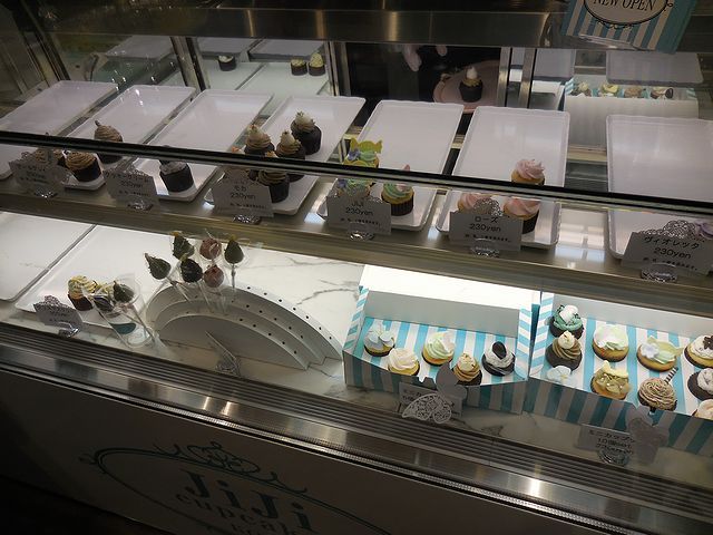 『JiJi cupcakes KOBE（カップケーキ） 高架下（元町）』by 神戸の金庫屋のバカ息子 : JiJi cupcakes KOBE ...