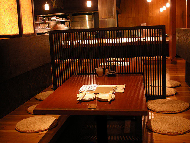 Seating : Sushi Dining Yokkaichi - Oyachi/Sushi | Tabelog