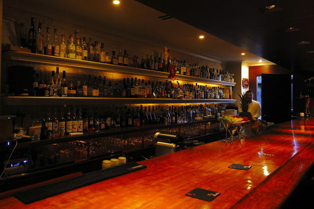 Bar RADIO （バー レディオ） - おもろまち/バー | 食べログ