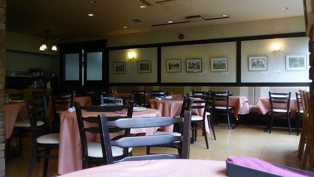 内観写真 : 高尾山ふもとや - 高尾山口/イタリアン | 食べログ