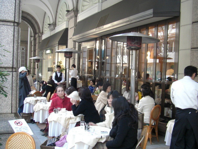 外観写真 : カフェラ 大丸神戸店 （CAFFERA） - 旧居留地・大丸前/カフェ | 食べログ