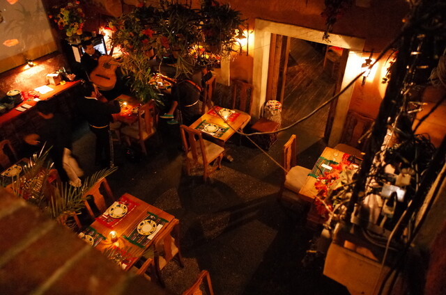 内観写真 : フォンダ・デ・ラ・マドゥルガーダ （FONDA DE LA MADRUGADA） - 原宿/メキシコ料理 | 食べログ