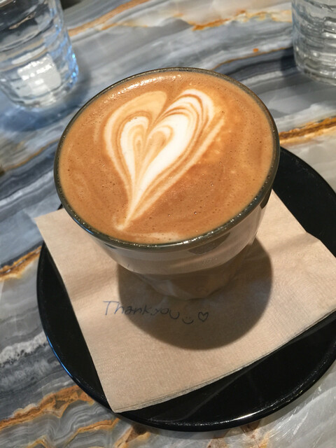 『トイレの入口が面白いお店♪』by もつ鍋好き : ESPRESSO D WORKS （エスプレッソディーワークス） - 恵比寿/カフェ [食べログ]