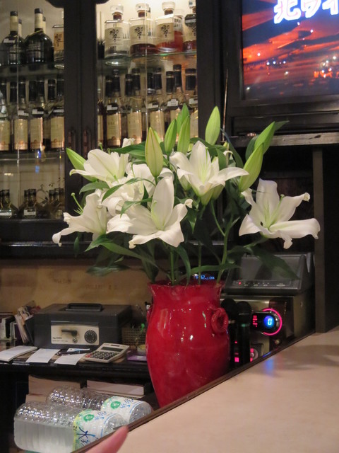 『十三の夜のカサブランカ 888(スリーエイト)』by akii : スナックスリーエイト - 十三/バー・お酒（その他） [食べログ]