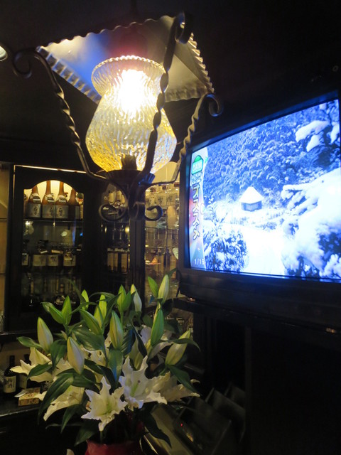 『十三の夜のカサブランカ 888(スリーエイト)』by akii : スナックスリーエイト - 十三/バー・お酒（その他） [食べログ]