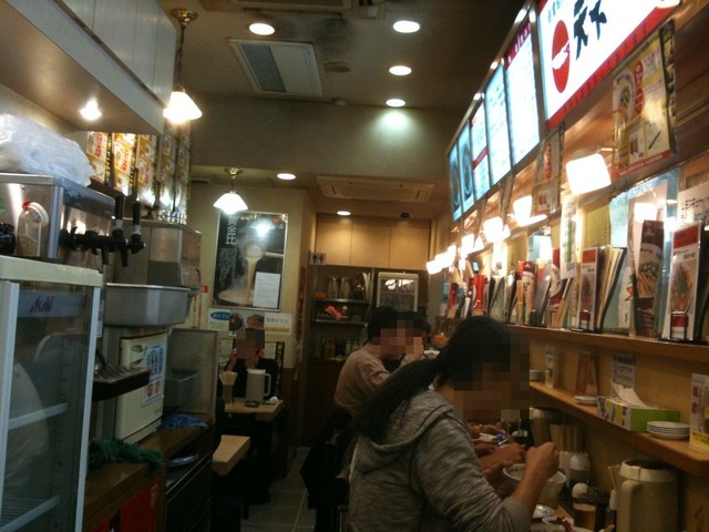 内観写真 : 天下一品 水道橋店 （てんかいっぴん） - 水道橋/ラーメン | 食べログ