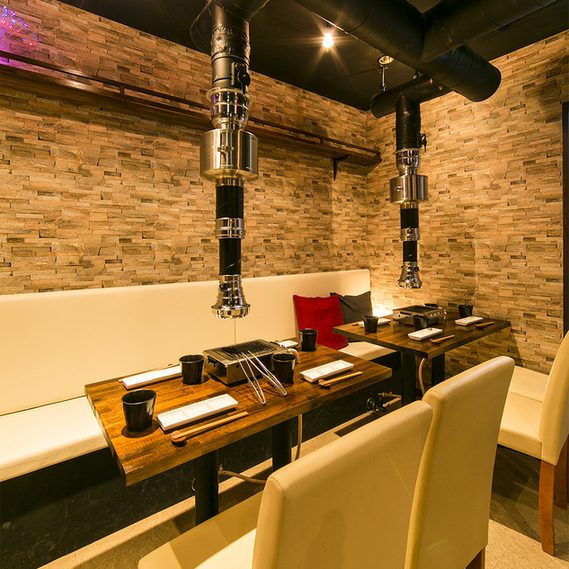 座席 : 黒毛和牛×焼肉食べ放題 牛丸 渋谷本店 （GYUMARU/ギュウマル） - 渋谷/焼肉 | 食べログ