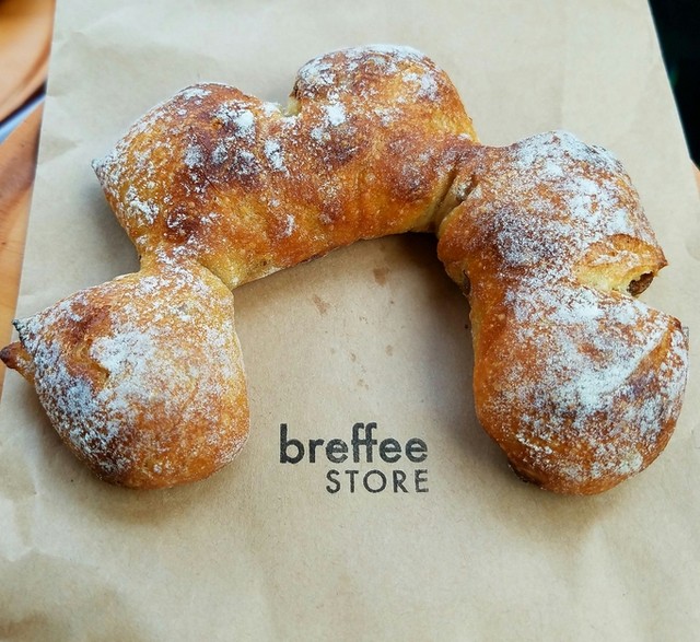 写真 : ブレッフィー ストア （breffee STORE） - 日吉町/パン [食べログ]