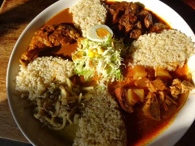 『カリーの2種盛』by ぽまーず : 松本メーヤウ 信大前店 - 北松本/カレー [食べログ]