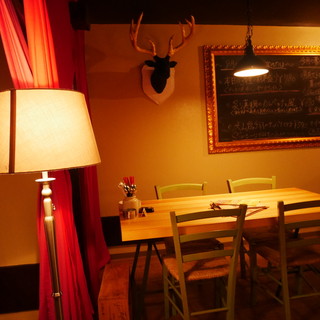 座席 : ビストロ酒場 ウラロジ - 蕨/バル | 食べログ