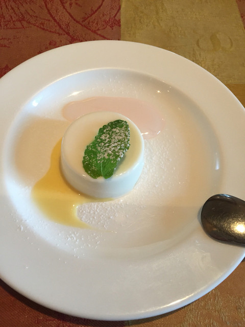るるぶ」を見て、ランチ訪問。 お店は人気のお蕎麦屋さんやイングリッシュガーデンの近く。 月』by purupurin : イルポルト - 茅野 ...