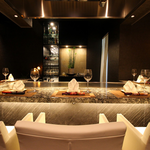 座席 : KOKORO 鉄板焼 Chez yasu - 福島/鉄板焼き [食べログ]