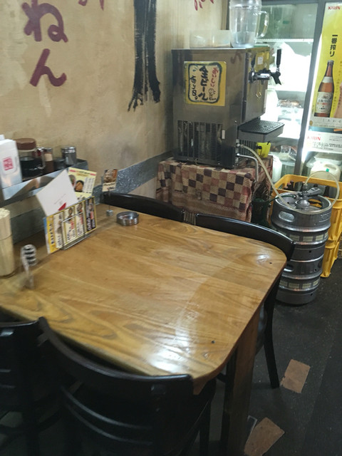 内観写真 : まんねん 梅田本店 - 東梅田/ラーメン | 食べログ
