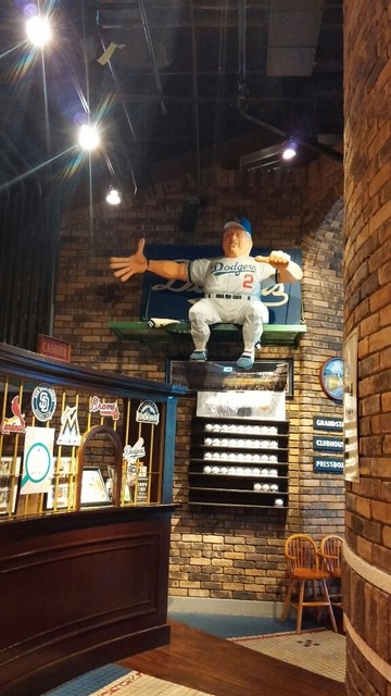 内観写真 : MLB cafe TOKYO 東京ドームシティ店 （エムエルビーカフェトウキョウ） - 水道橋/アメリカ料理 | 食べログ