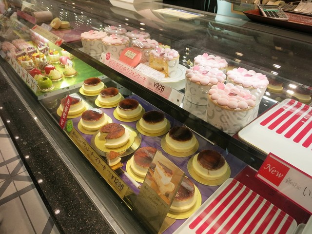 『食べ切りサイズ！クリスマスケーキ2011。』by routast : 【閉店】銀のぶどう 大丸東京店 （ギンノブドウ） - 東京/洋菓子 ...